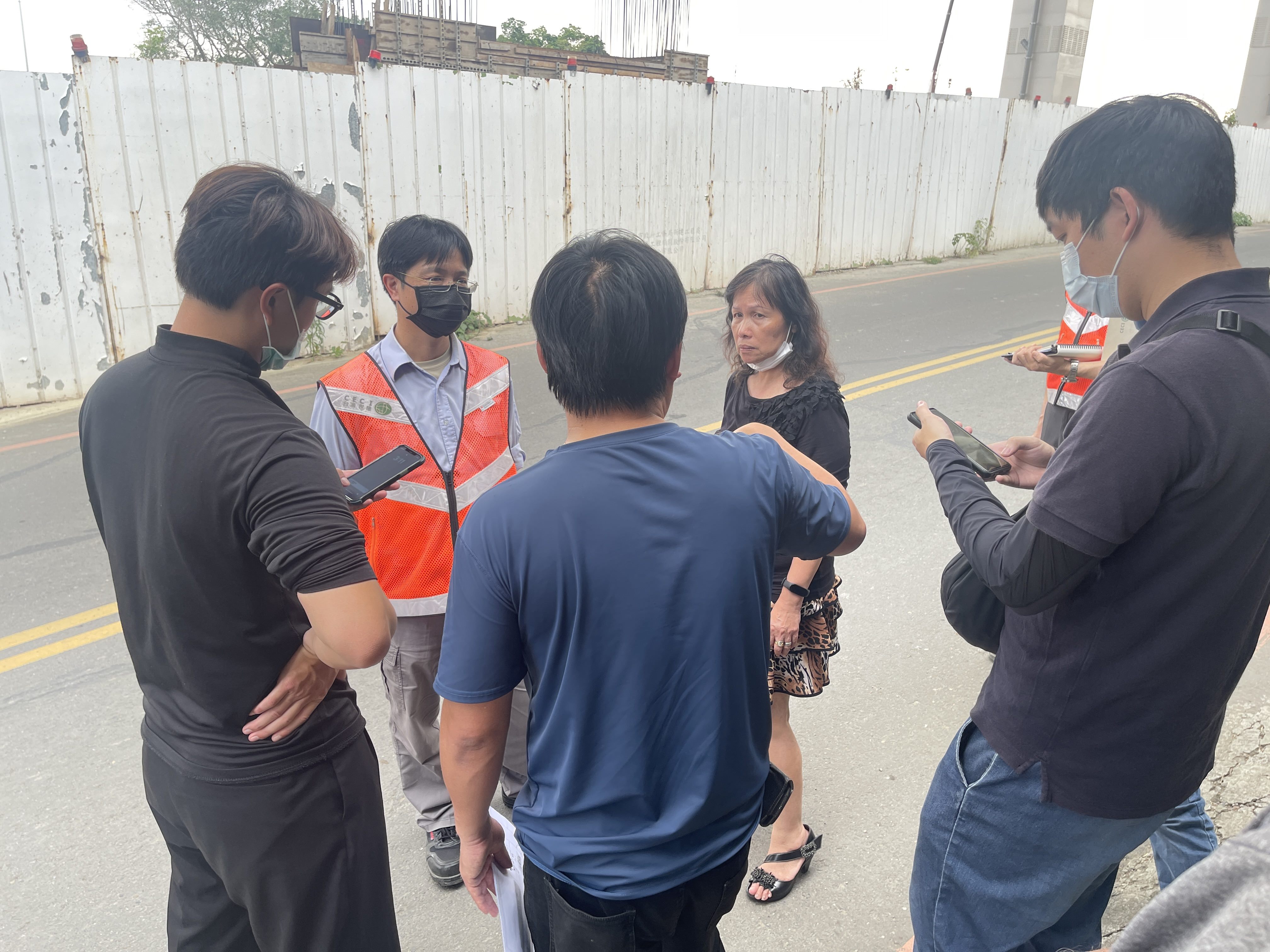 臺北市大安區公所-里鄰花絮-1120413洲美街196巷側溝擋土牆會勘